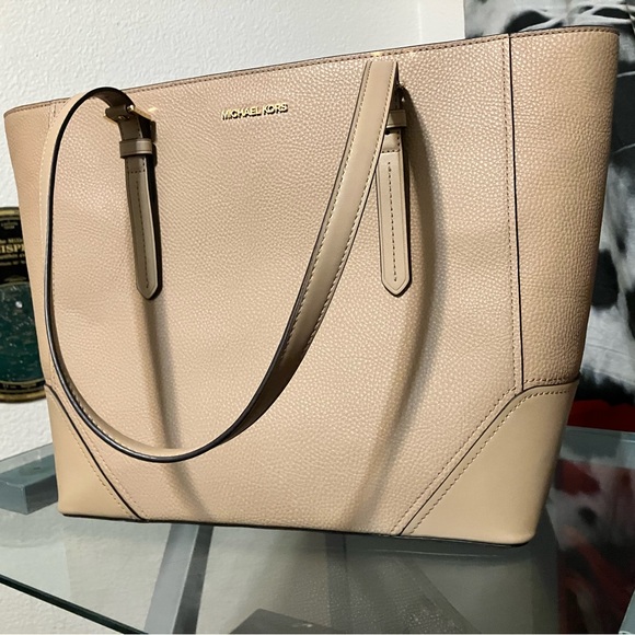 MICHAEL Michael Kors | Bags | New With Tags Cream Colored Micheal Kors ...